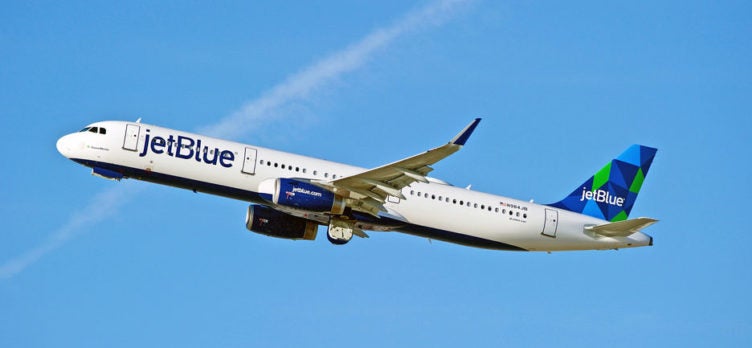 JetBlue Review - Amenities, Fees, Seats, TrueBlue [2021]
