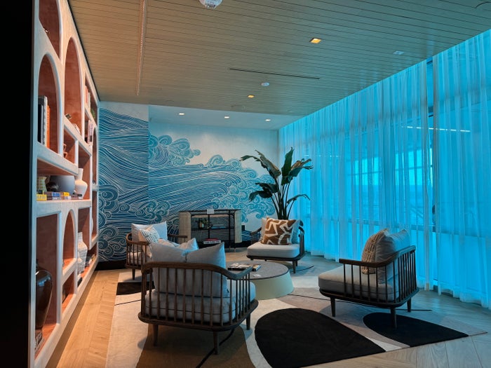 Chase Ritz-Carlton Card Is Losing Unlimited Lounge Guest Access