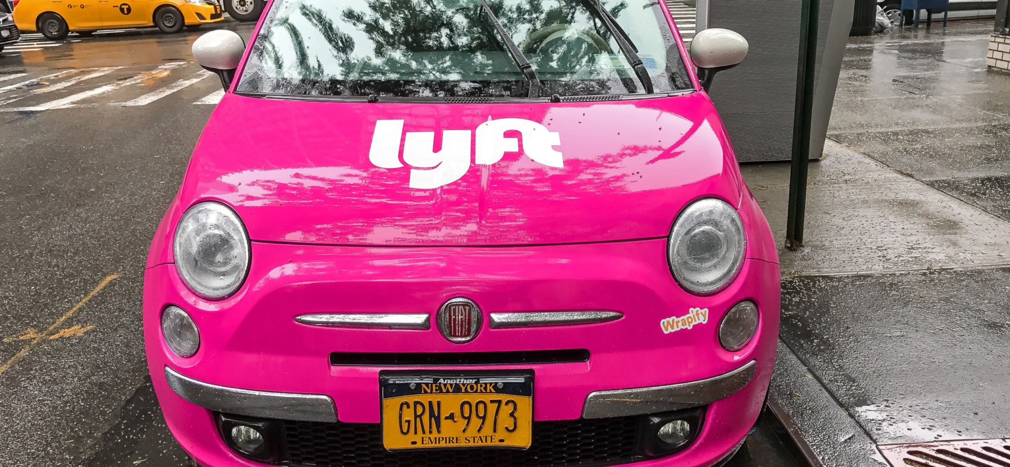 Earning Rewards With Lyft: 10 Benefits for Passengers [2022]