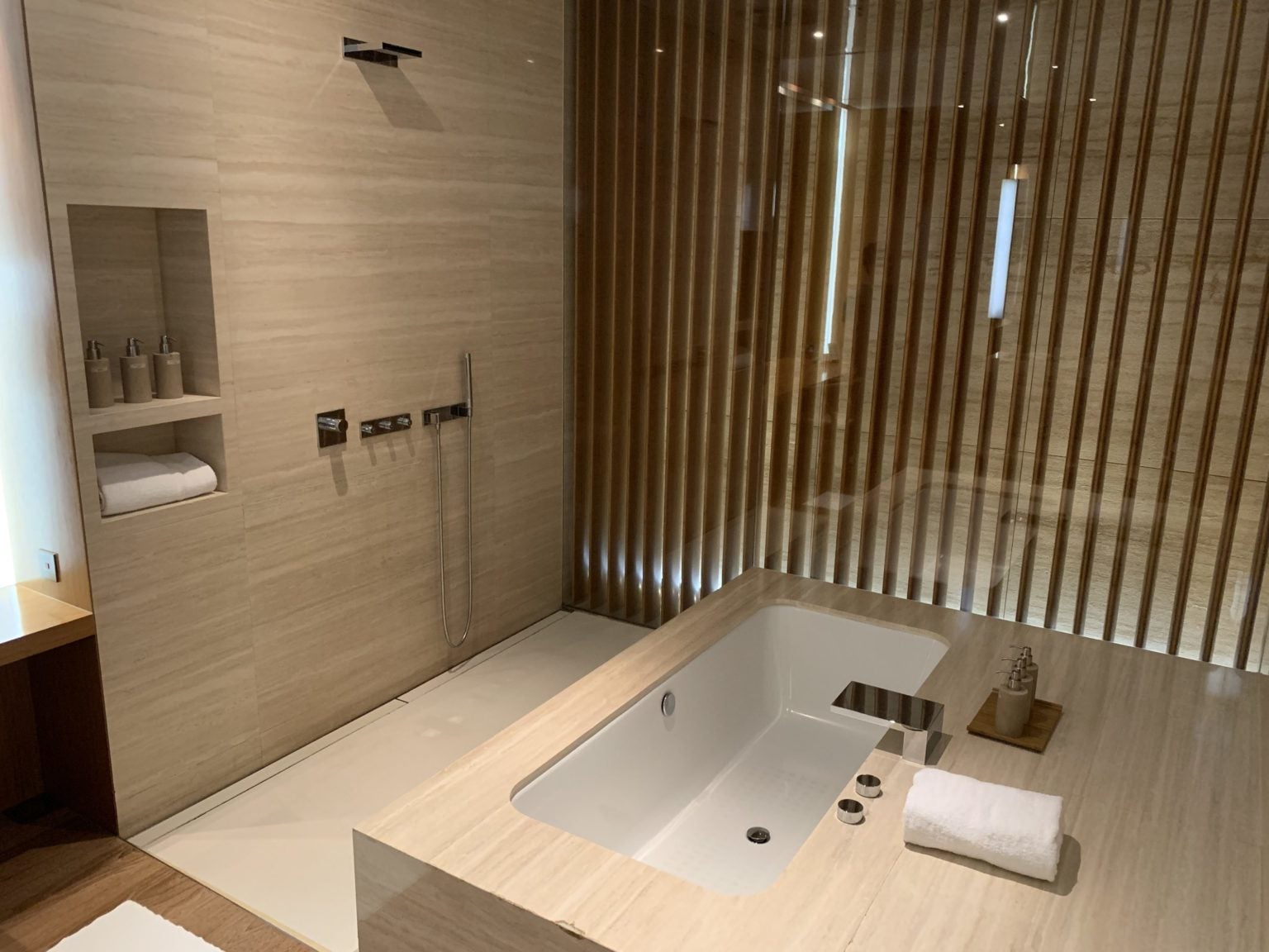 The 15 Best First Class Lounges in the World [2023]