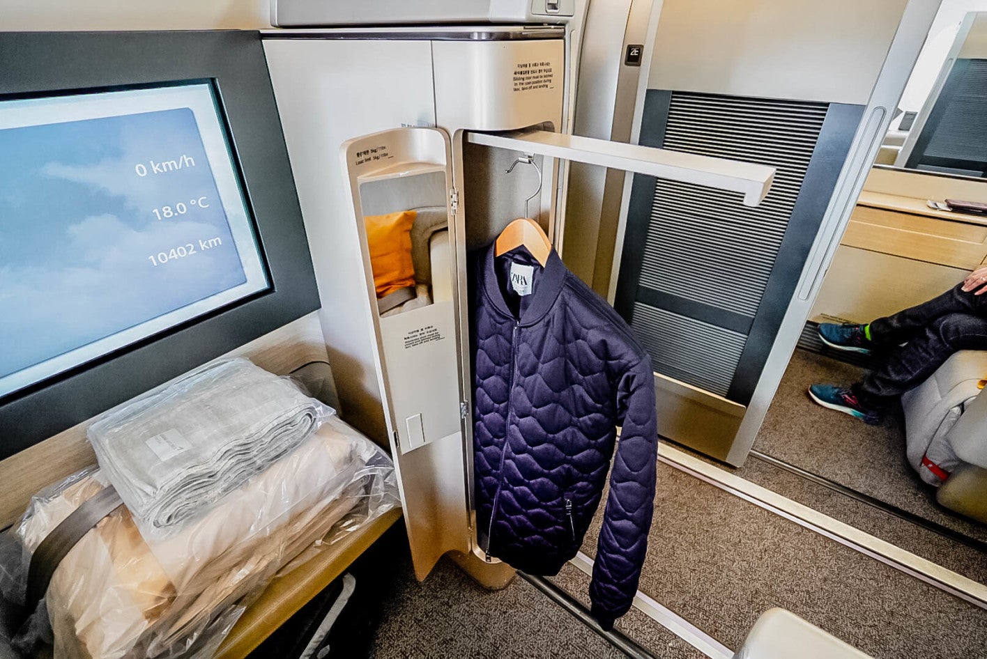 Asiana Airlines Airbus A380 First Class Review (Seoul > Los Angeles)