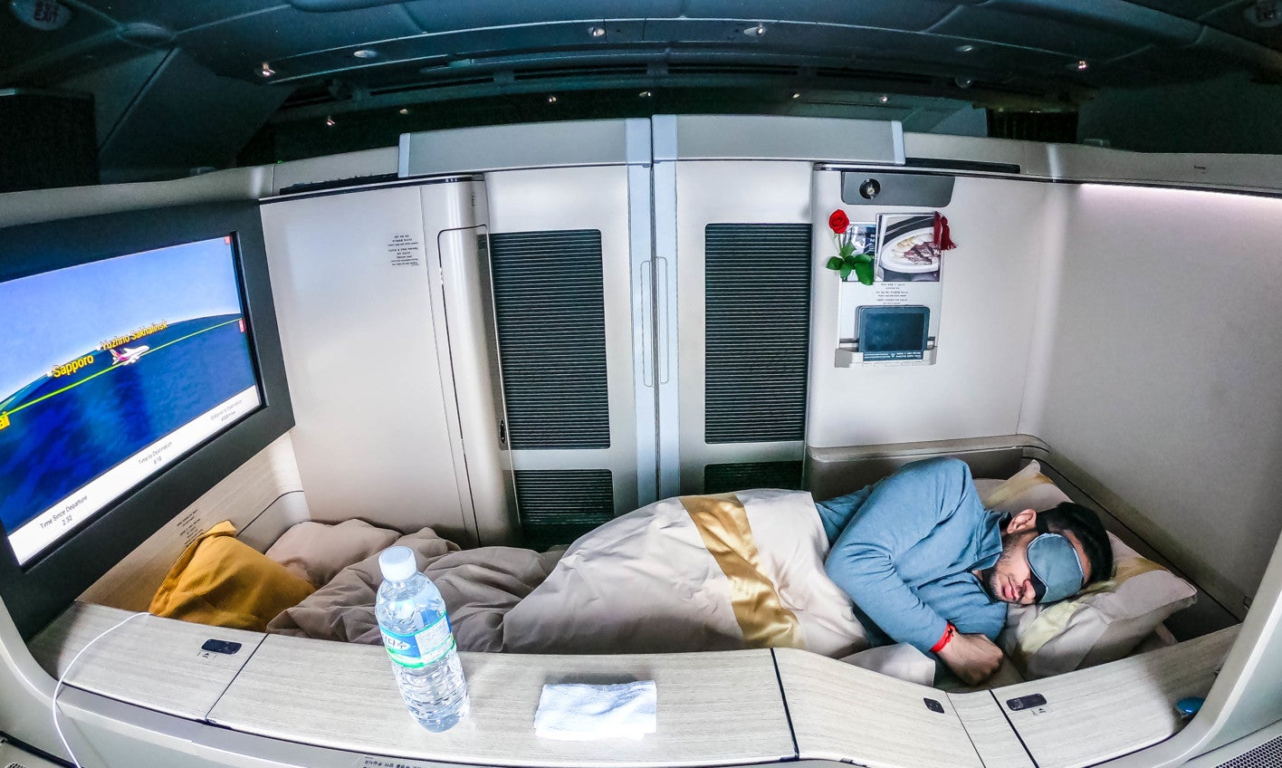 Asiana Airlines Airbus A380 First Class Review (Seoul > Los Angeles)