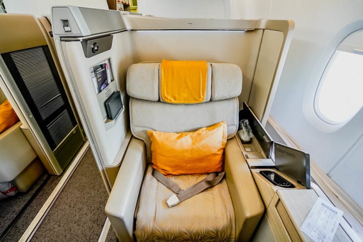 Asiana Airlines Airbus A380 First Class Review (Seoul > Los Angeles)