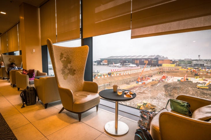 London Heathrow Airport (LHR) Star Alliance Lounges - Reviewed [2023]