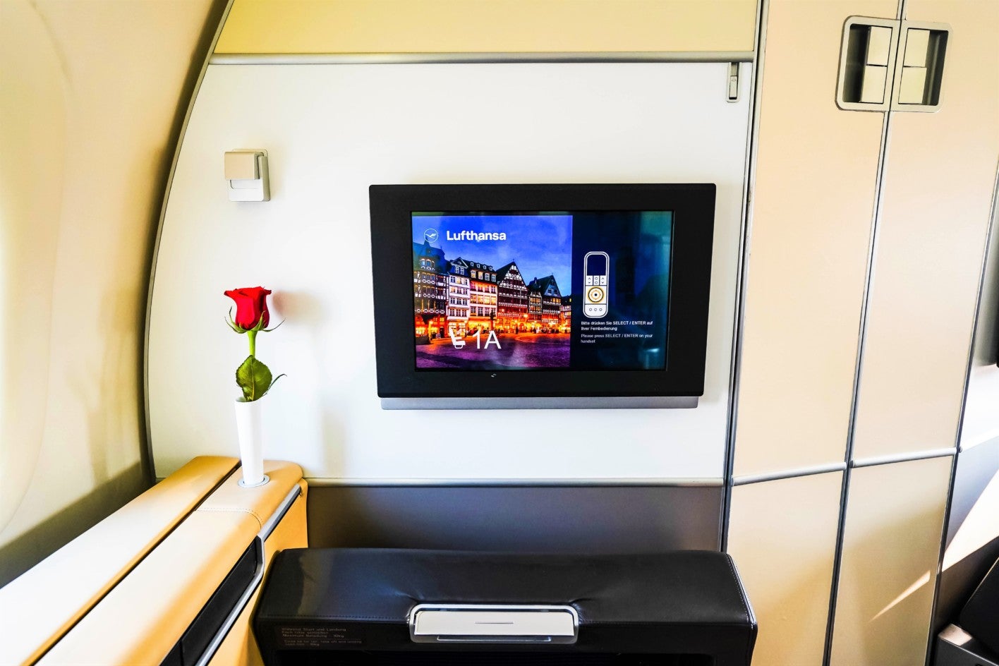 Lufthansa Boeing 747-8 First Class Review (Boston > Frankfurt)