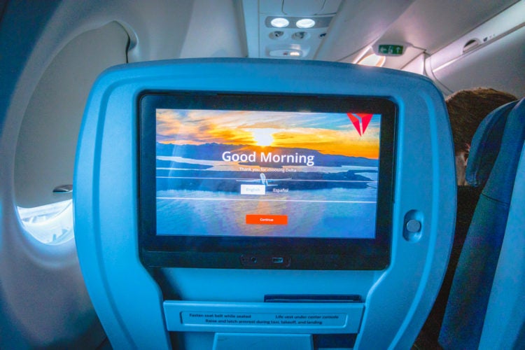 Delta Air Lines Airbus A220 First Class Review [DFW to JFK]