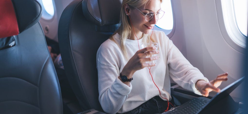 Gogo Inflight Internet - Everything You Need to Know [2022]