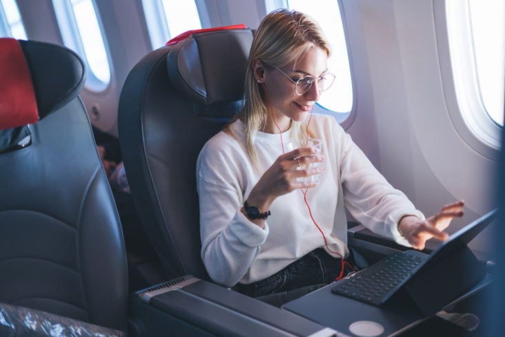 Gogo Inflight Internet - Everything You Need to Know [2022]