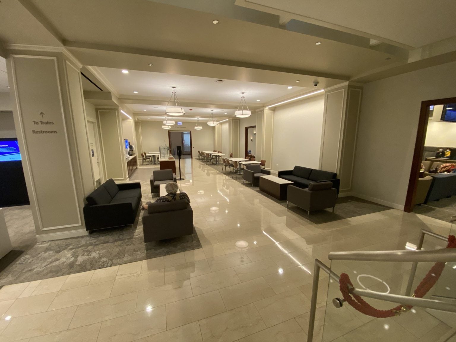 List of Amtrak Station Lounges - Locations & Hours [2023]