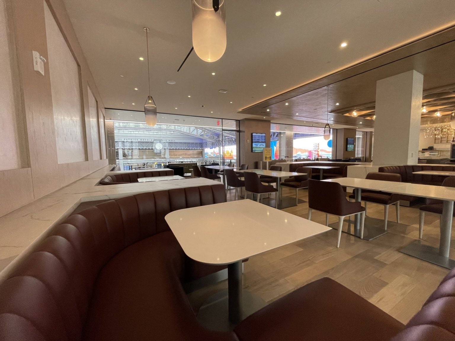 List of Amtrak Station Lounges - Locations & Hours [2023]