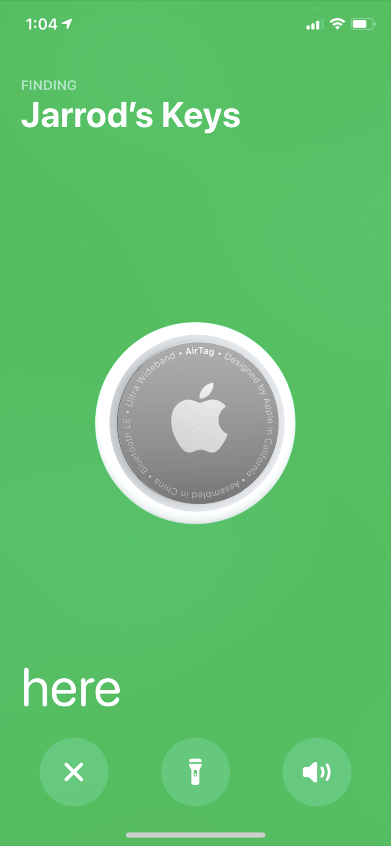 10 Ways To Use an Apple AirTag [Review of Design, Setup & Features]