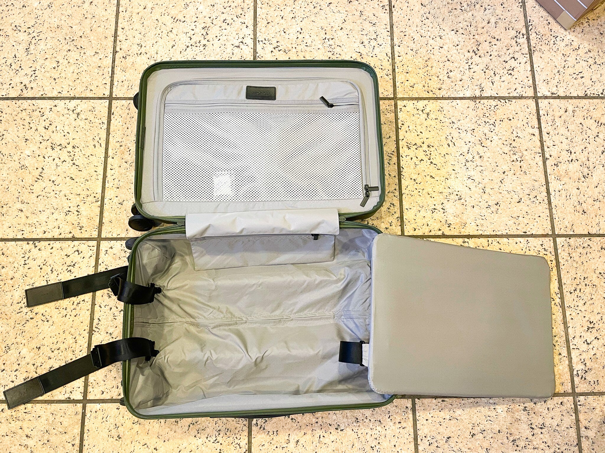 Monos Carry-On Pro & Checked-In Medium Luggage Review