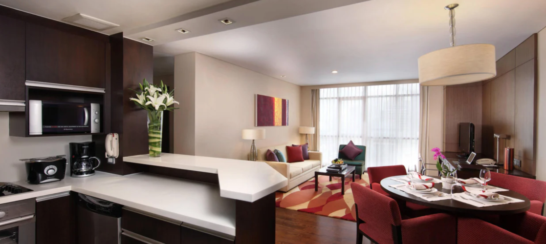 Full List of Hotel Brands That Have Kitchens or Kitchenettes [2023]