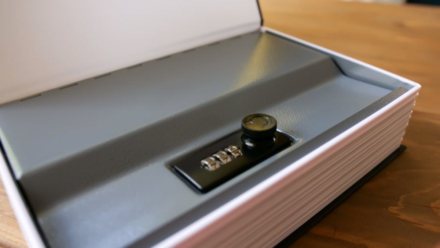 The 10 Best Portable Safes for Travel in 2023 [Hotel, Beach, Pool]