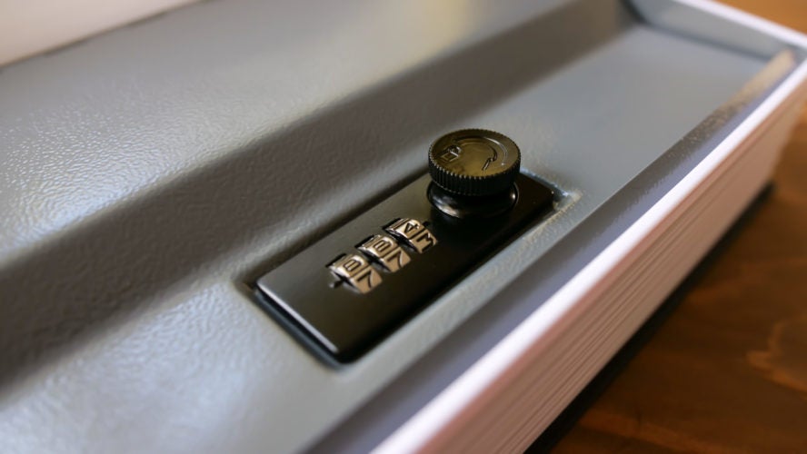 The 10 Best Portable Safes for Travel in 2023 [Hotel, Beach, Pool]
