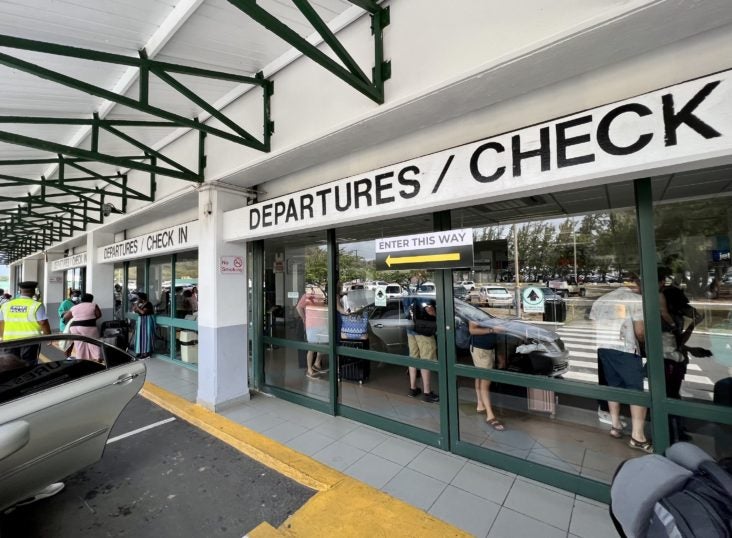 British Airways Boeing 777-200 Club World Review [UVF to GND]