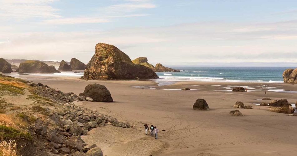 The 15 Best Beaches in Oregon in 2023 [With Detailed Map]