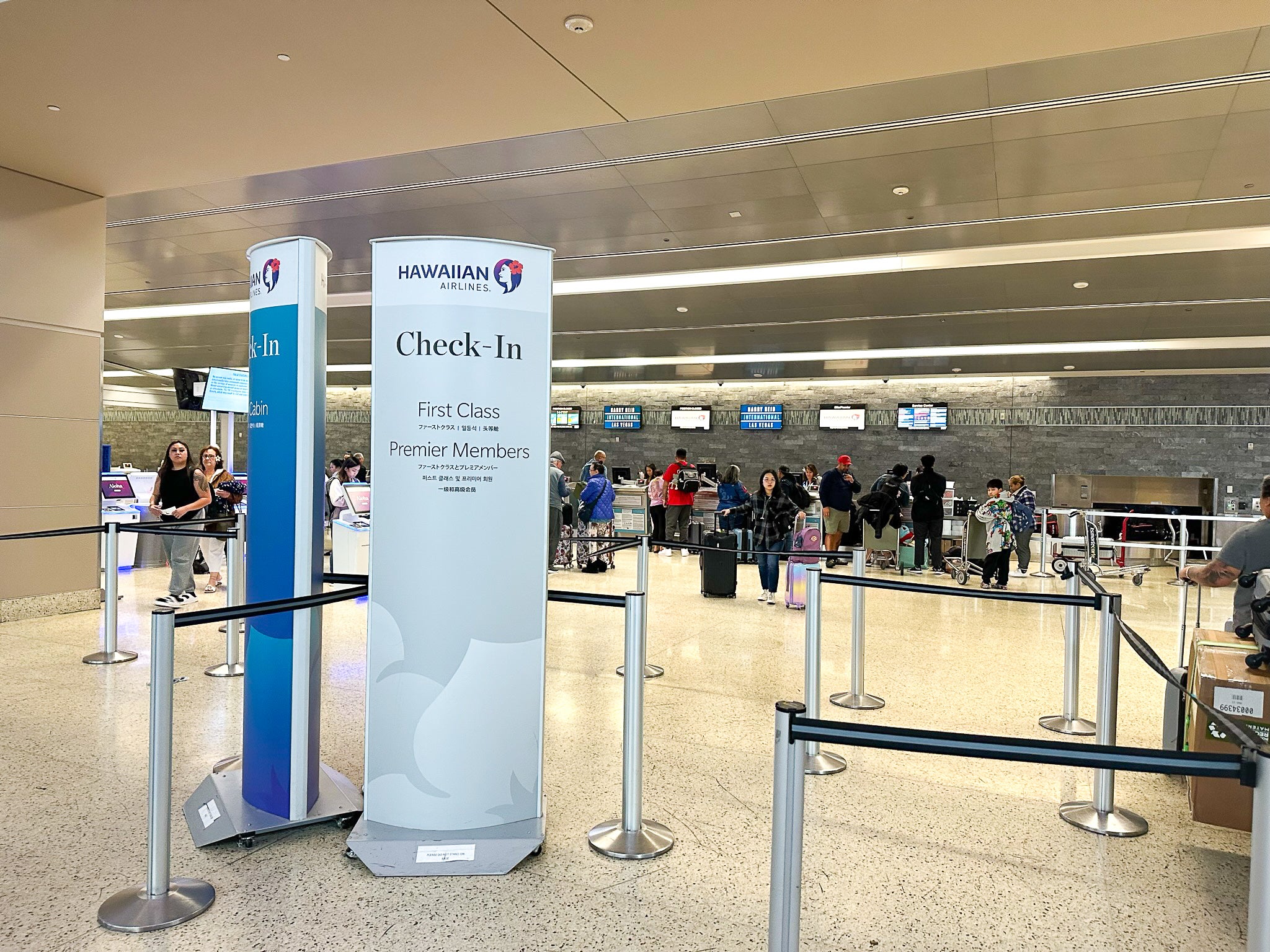 Hawaiian Airlines A330-200 First Class Review [LAS to HNL]