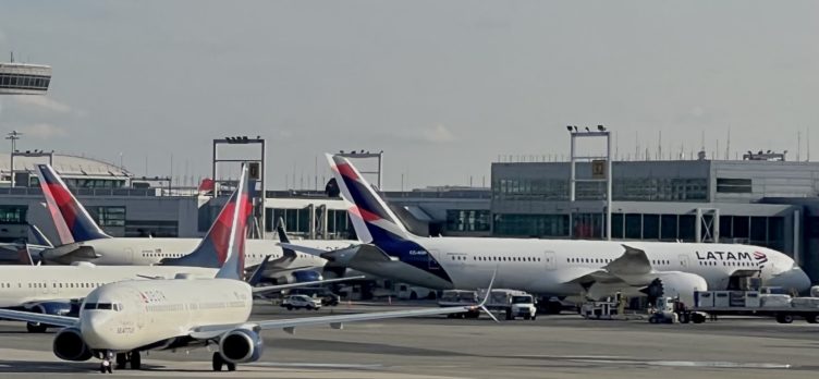 Delta Adding New Transcon Routes From LaGuardia & to Cancún