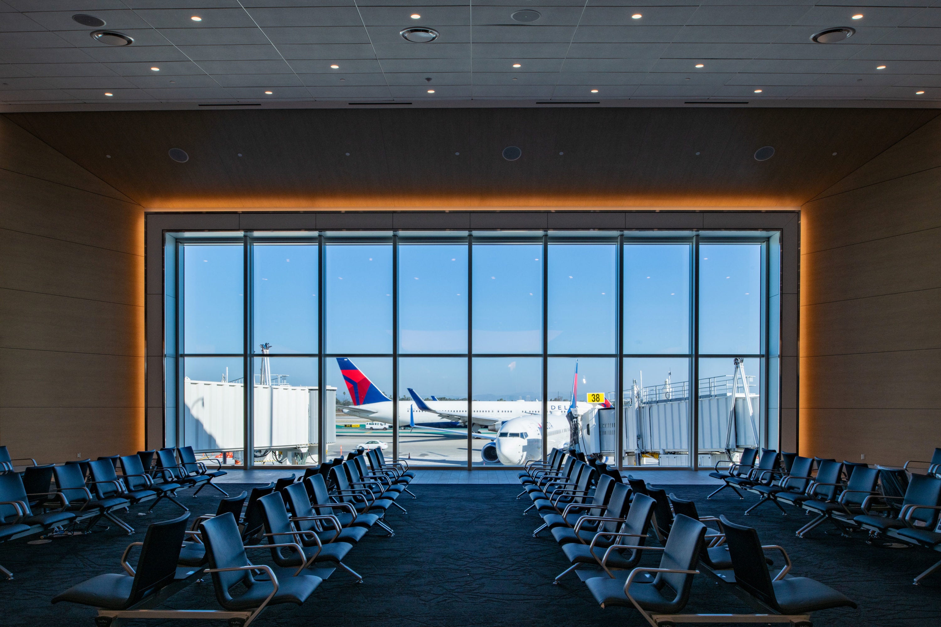 Delta Platinum Card vs. Delta Gold Card [2024 Comparison]