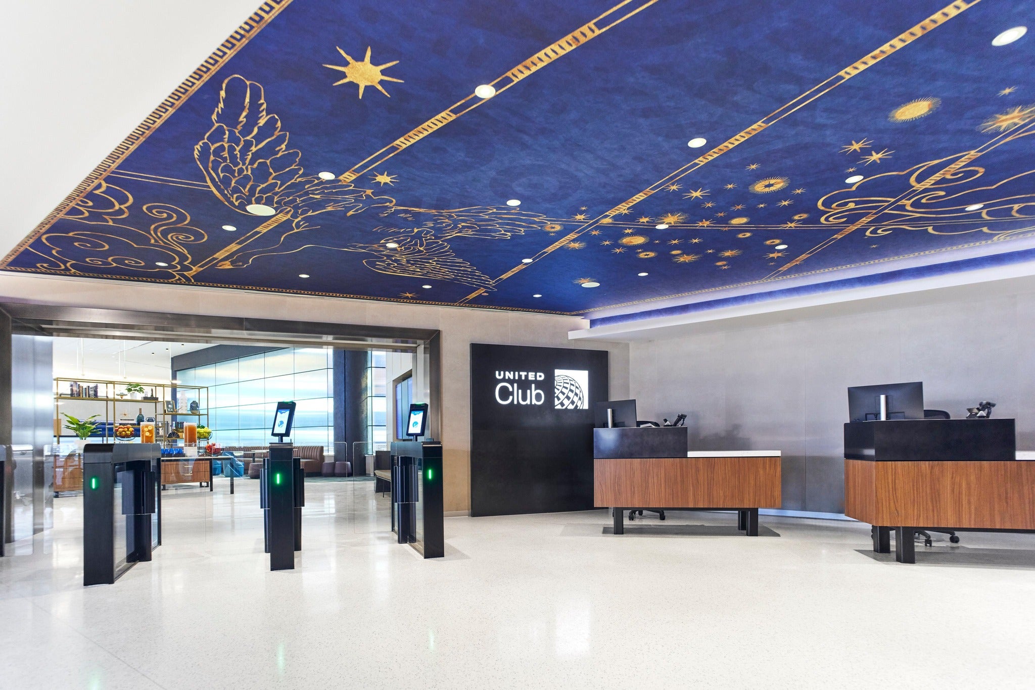 Last Chance: Earn 90k Miles With the United Club Card