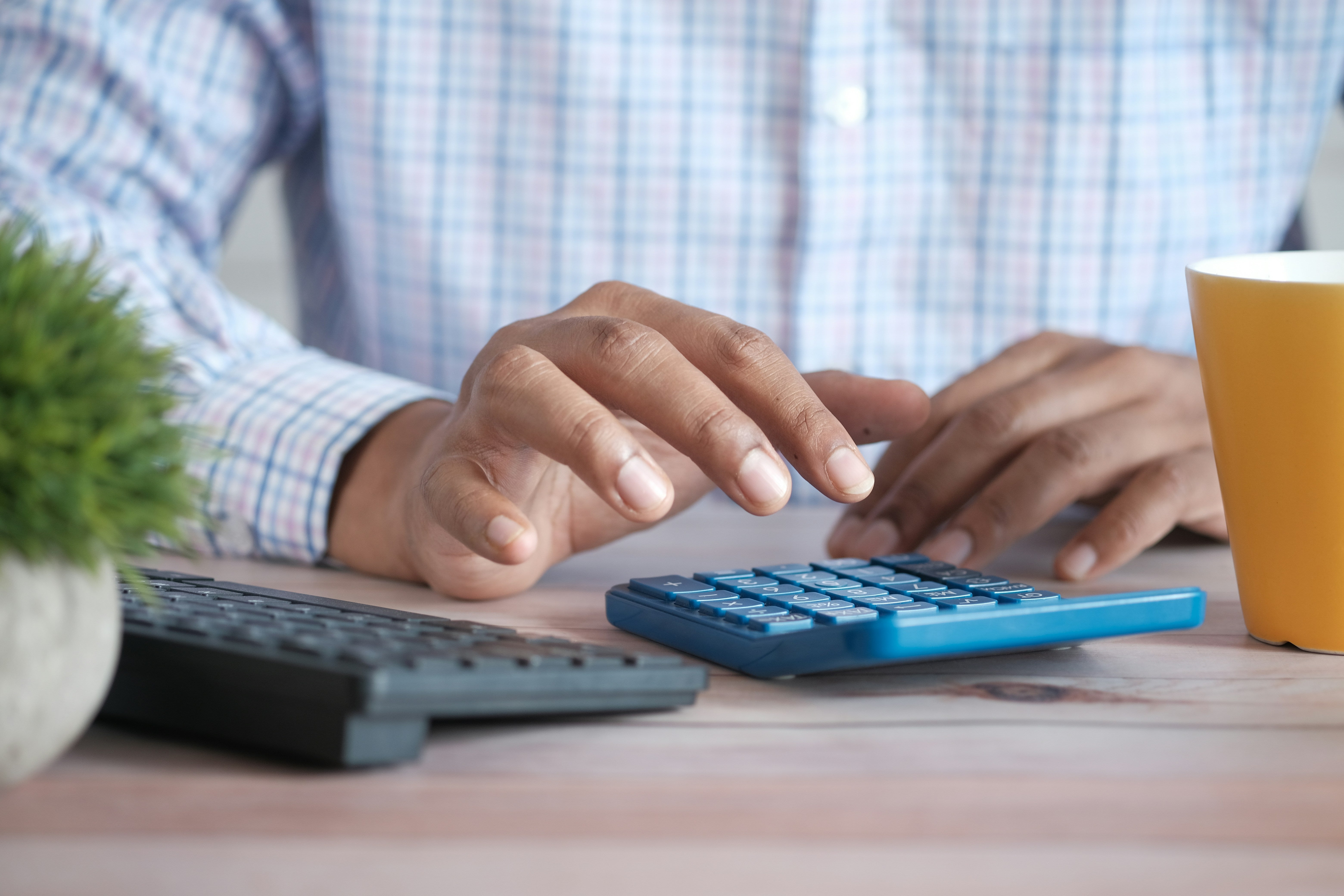 Calculating Credit Card Payoffs: A Comprehensive Guide [2026]