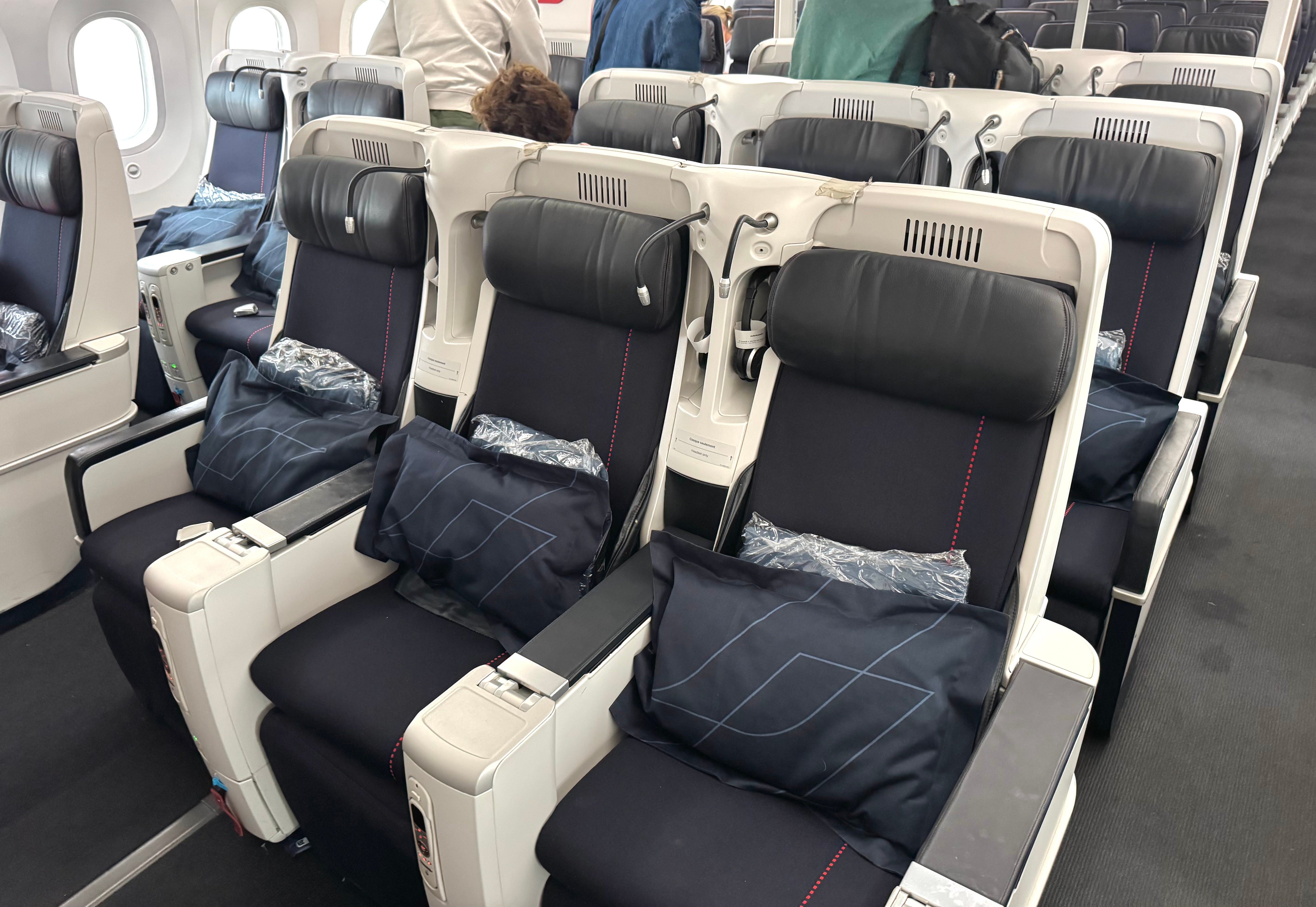 Air France Boeing 787 Premium Economy Review CDG To ZNZ Air France Boeing 787 Premium Economy Review CDG To ZNZ