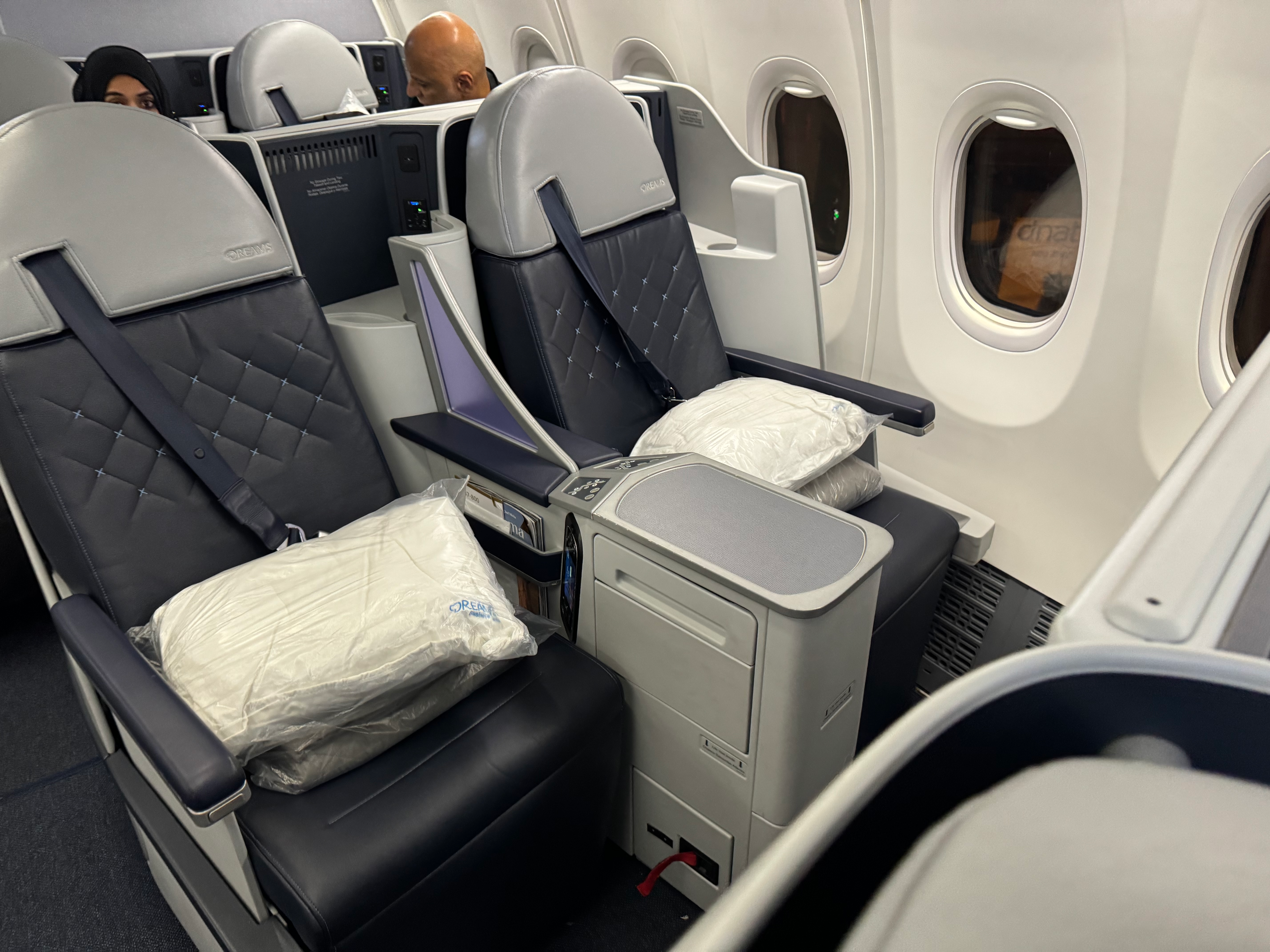 Copa Airlines 737 Dreams Business Class Review [PTY to LAX]