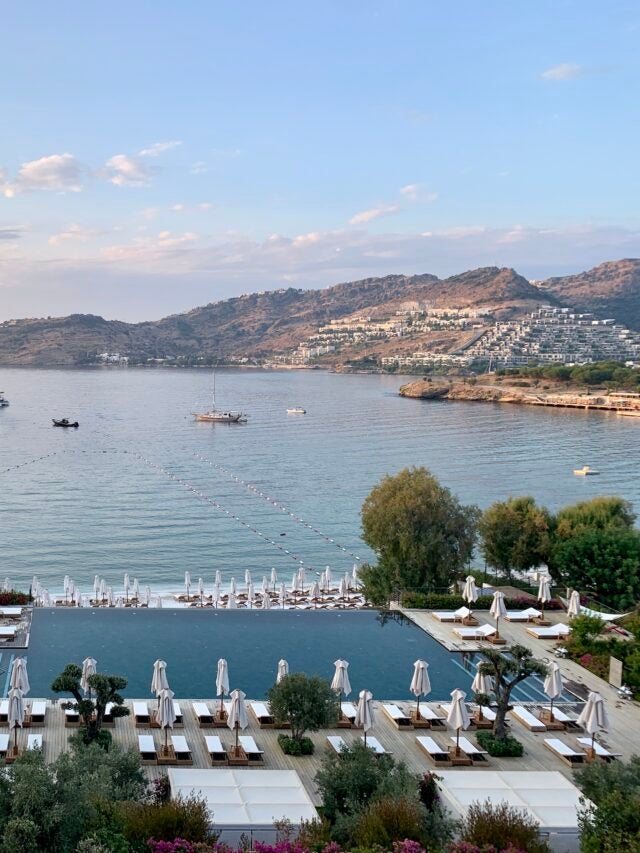 20 Stunning Hotel Pools You Can Book This Summer With Points Story ...